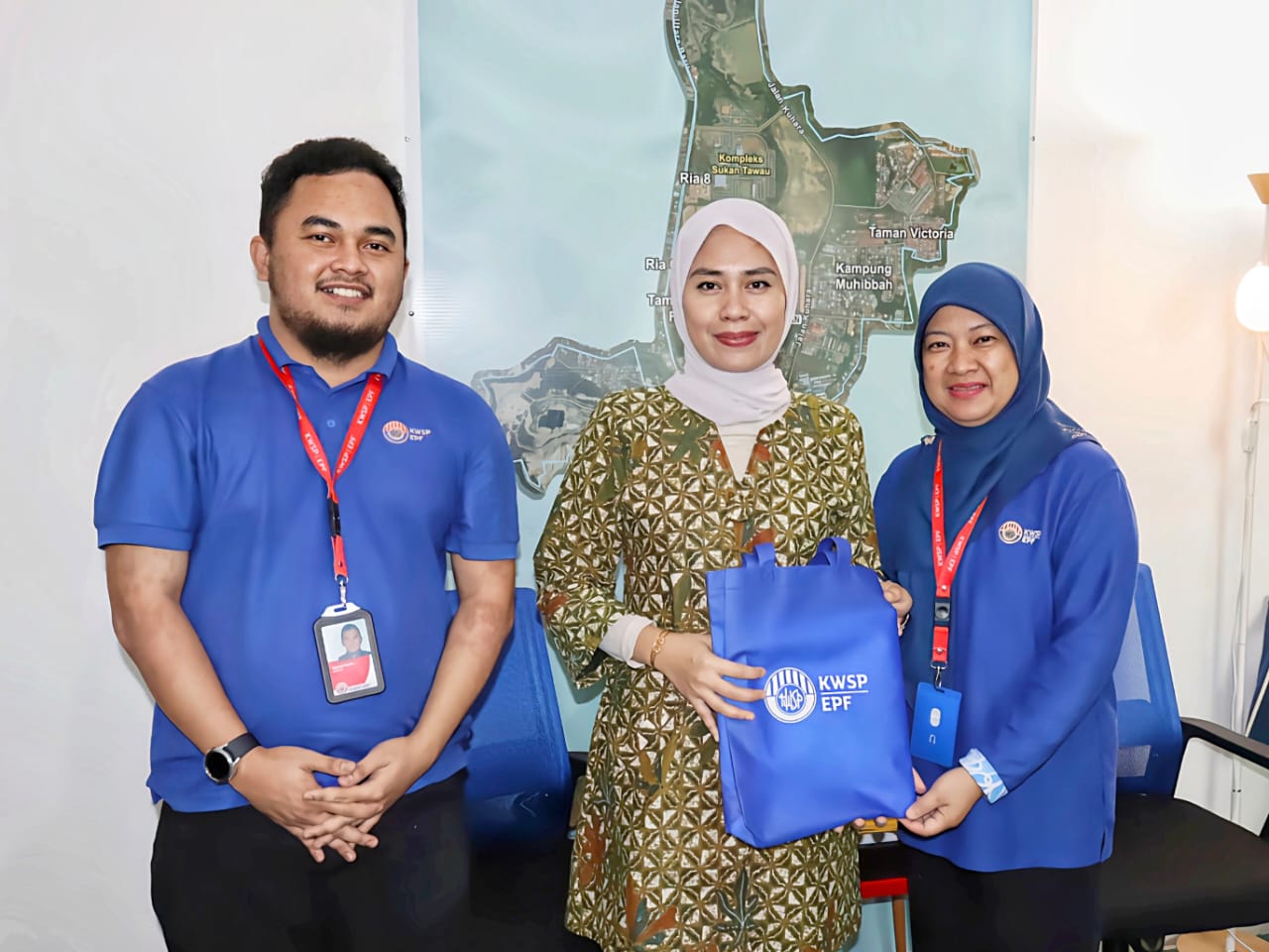 Menerima Kunjungan Wakil KWSP Tawau - YB Rina Hj. Jainal