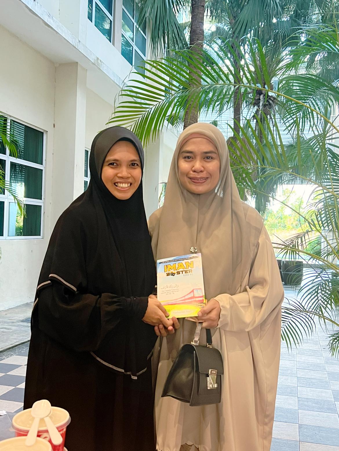 Berkenalan Dengan Ustazah Marhamah, Guru Kuliah Tadabbur Al-Quran - YB Rina Hj. Jainal
